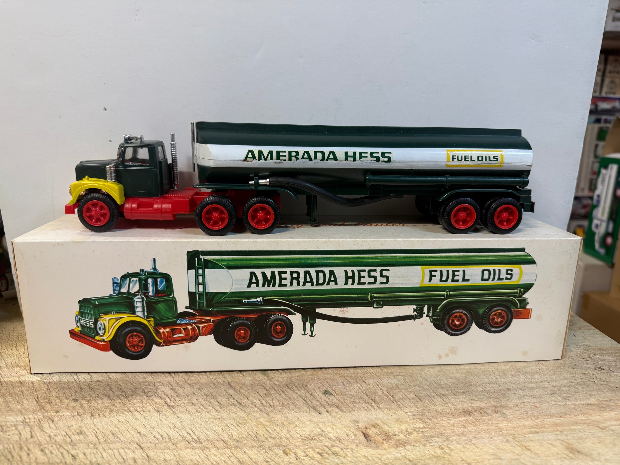 1969 Hess Amerada Tanker truck with the Box and inserts! “RARE” | Aj ...